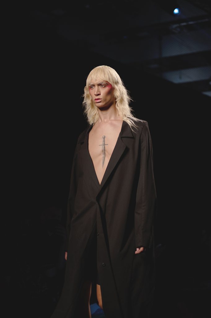 Tres historias, un Monumento: Peter Sposito. - SHIT Magazine